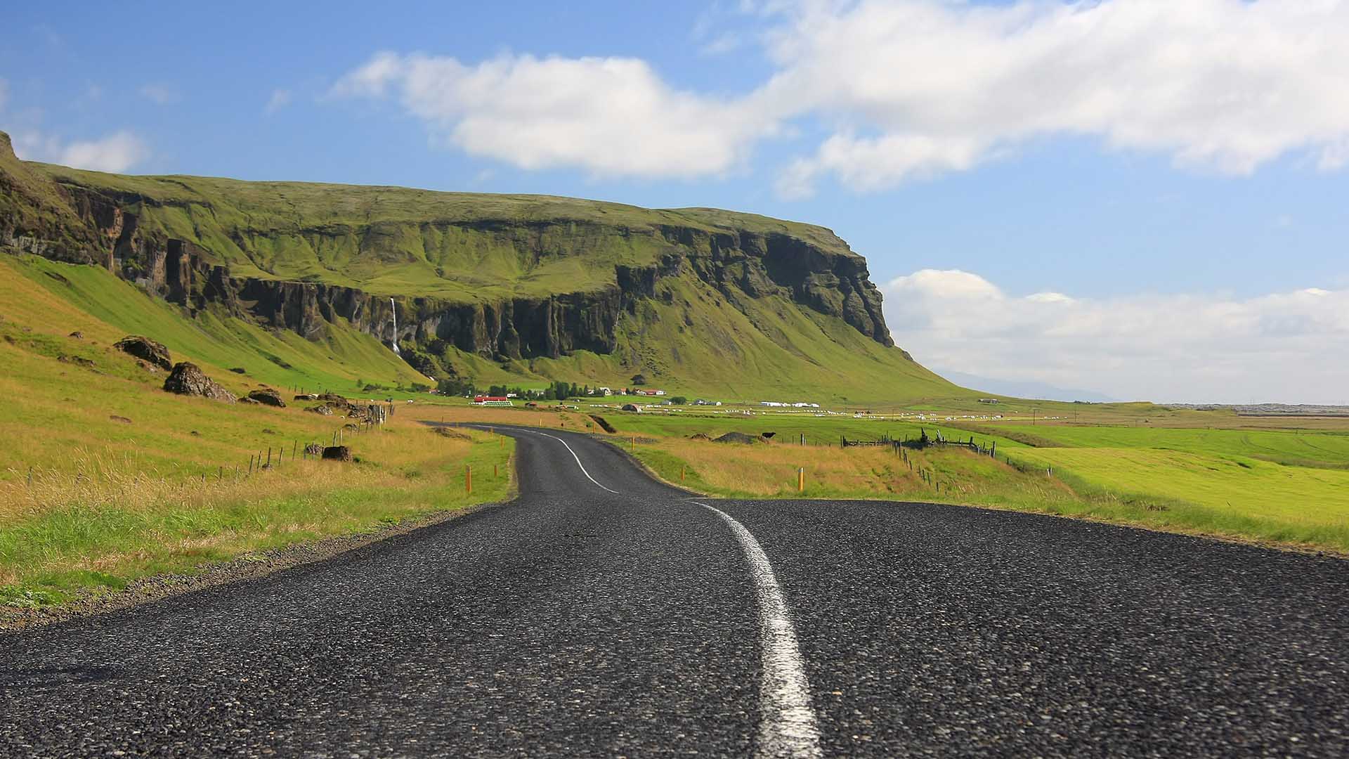 Europe Self Drive Tours 2025/2026 : Nordic Visitor